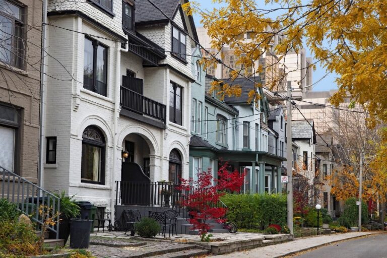 Why Toronto Neighborhoods Are Popular Among Airbnb Travelers